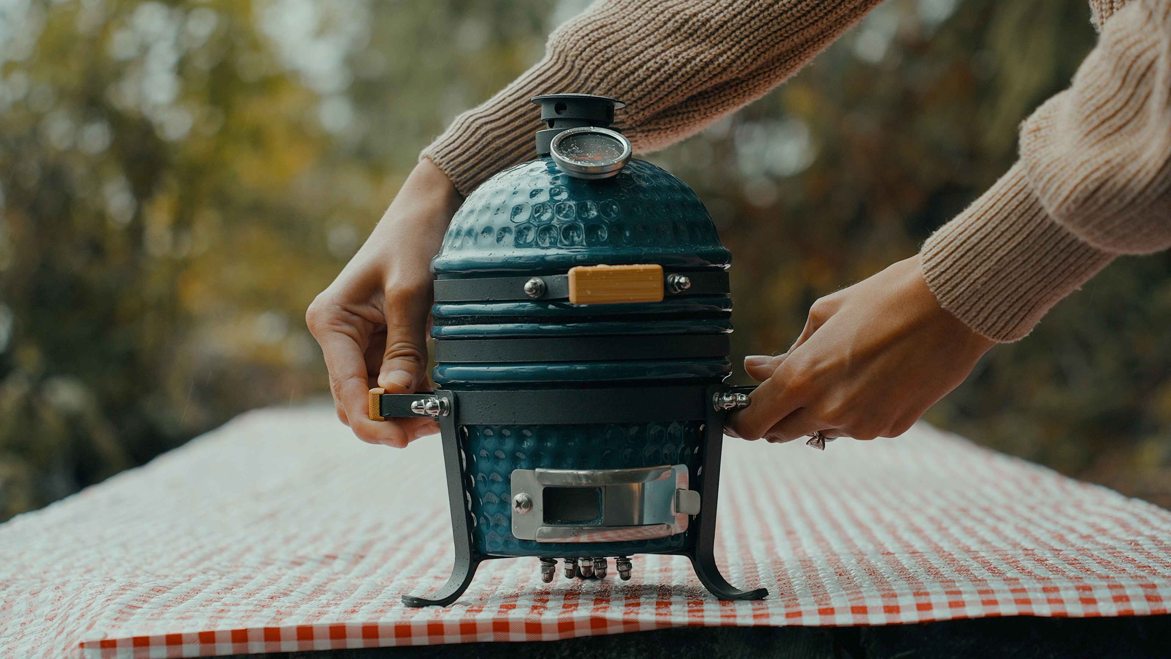 Is a Small Charcoal Grill Worth It? Pros and Use Cases for Kamado Enth